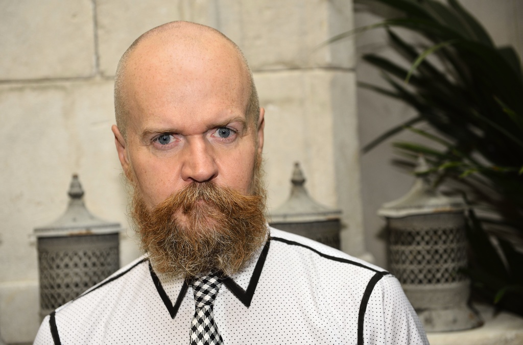 Alexander Bard byter parti – blir liberal