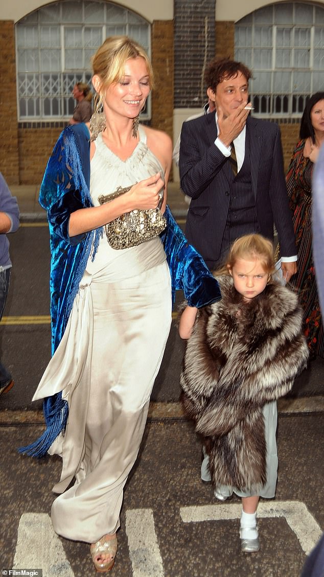 Ronnie Wood's daughter is glad her Rolling Stone dad never gave her any ...