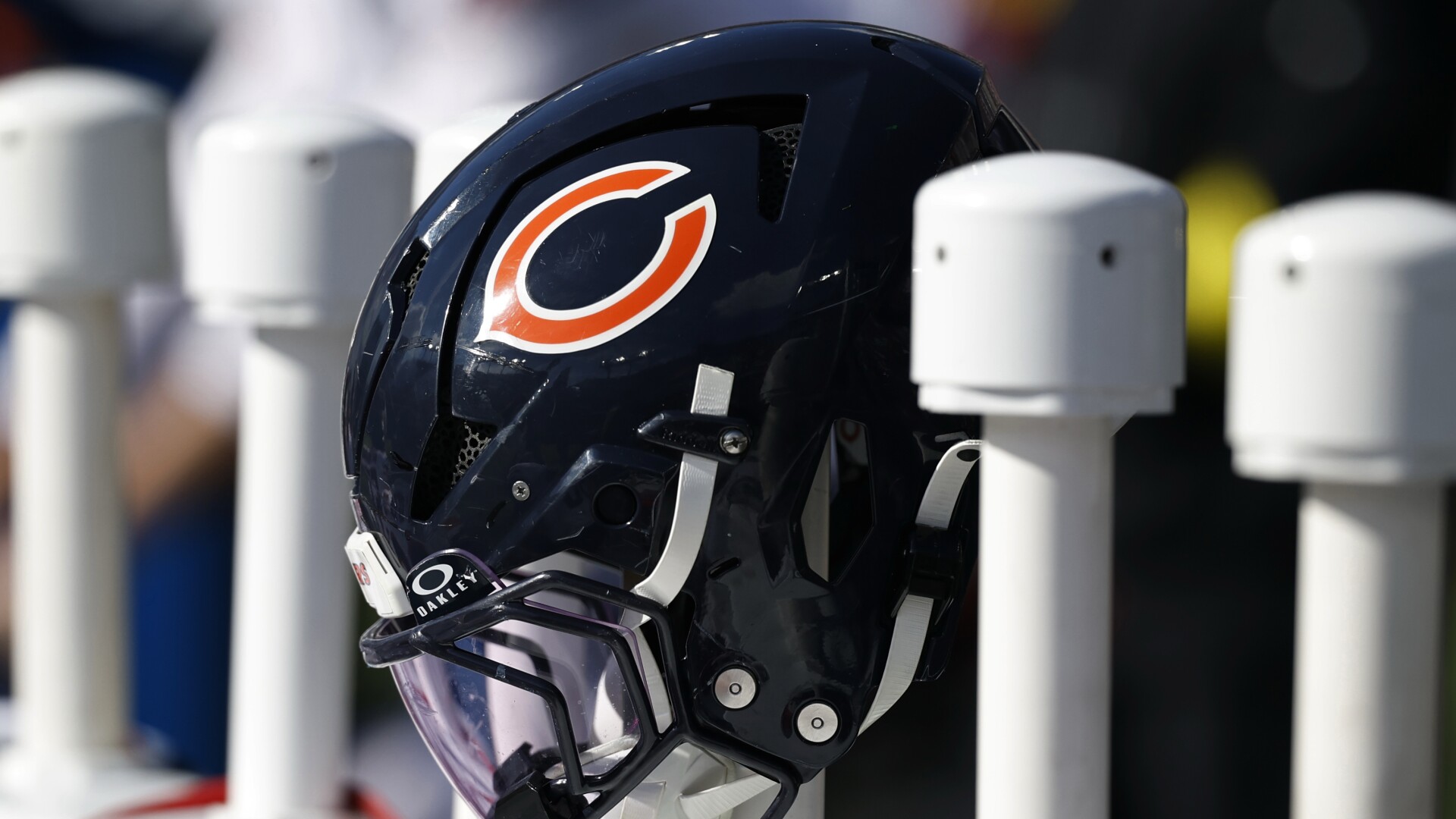 Bears make official the signings of UFL players Kaden Davis, Tony Fields II