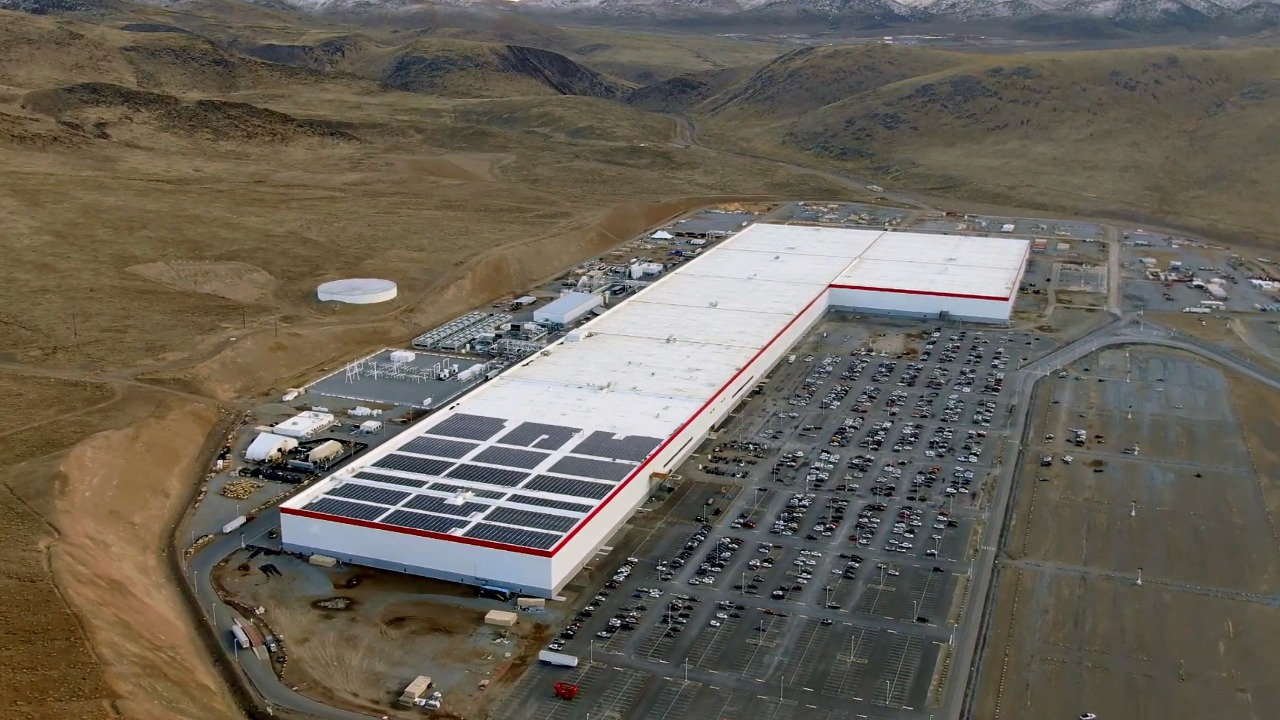 Tesla spotlights its $1B Megapack factory in Lathrop, California