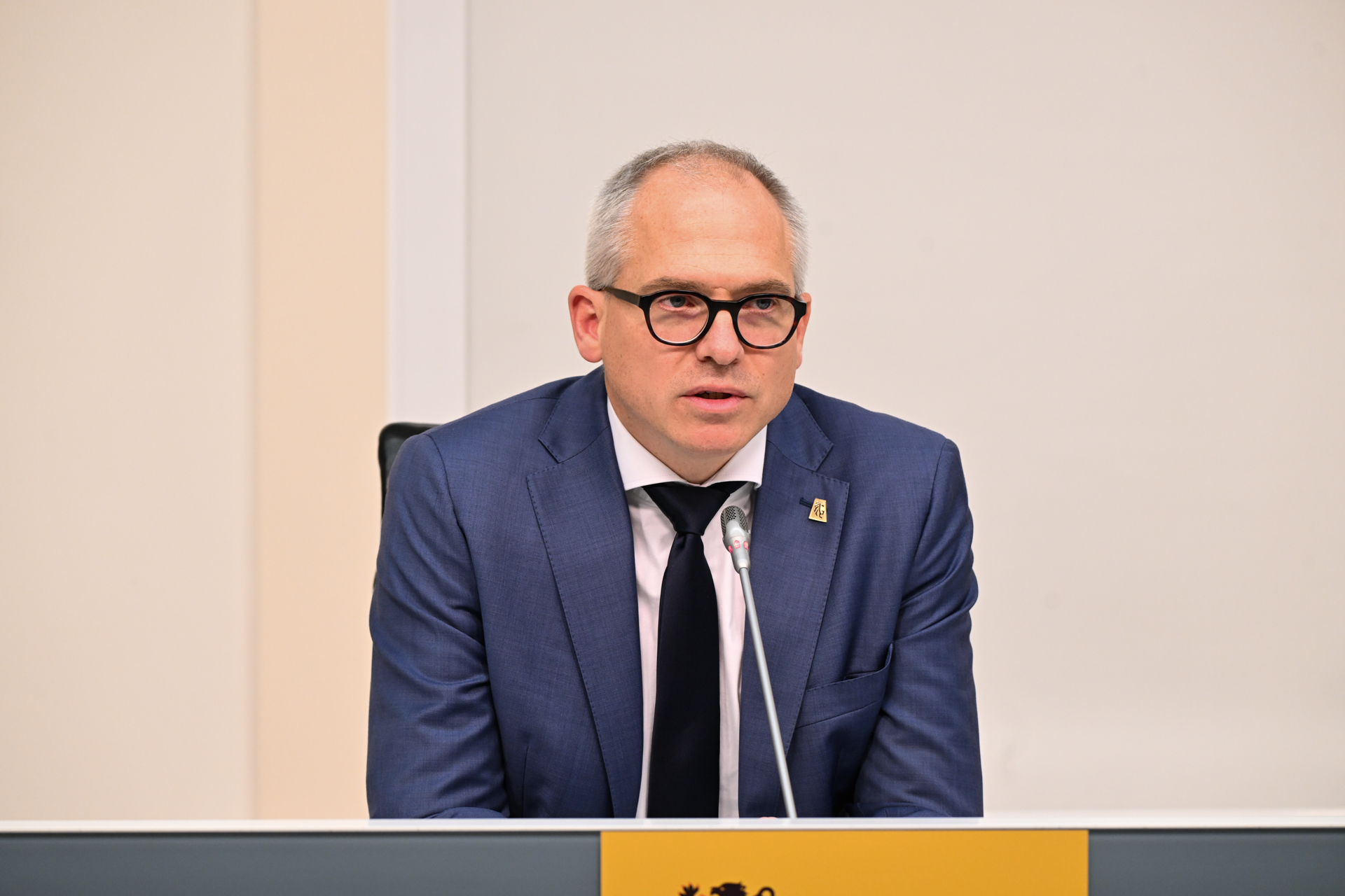Matthias Diependaele: "Het is een bende schurken"