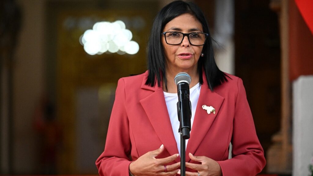 Delcy Rodríguez pide a Trump levantar sanciones contra Venezuela