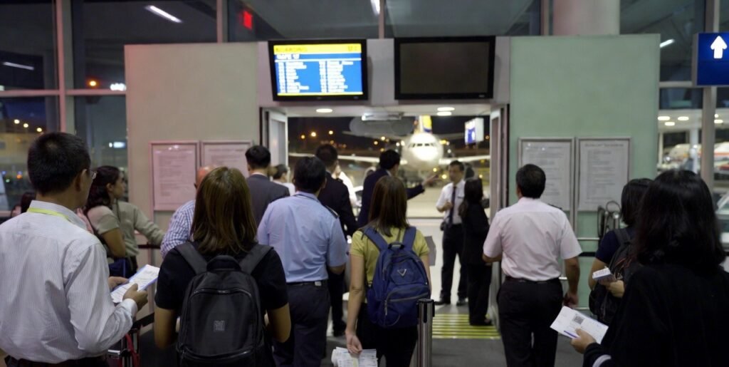 10 boarding mistakes frequent flyers never make