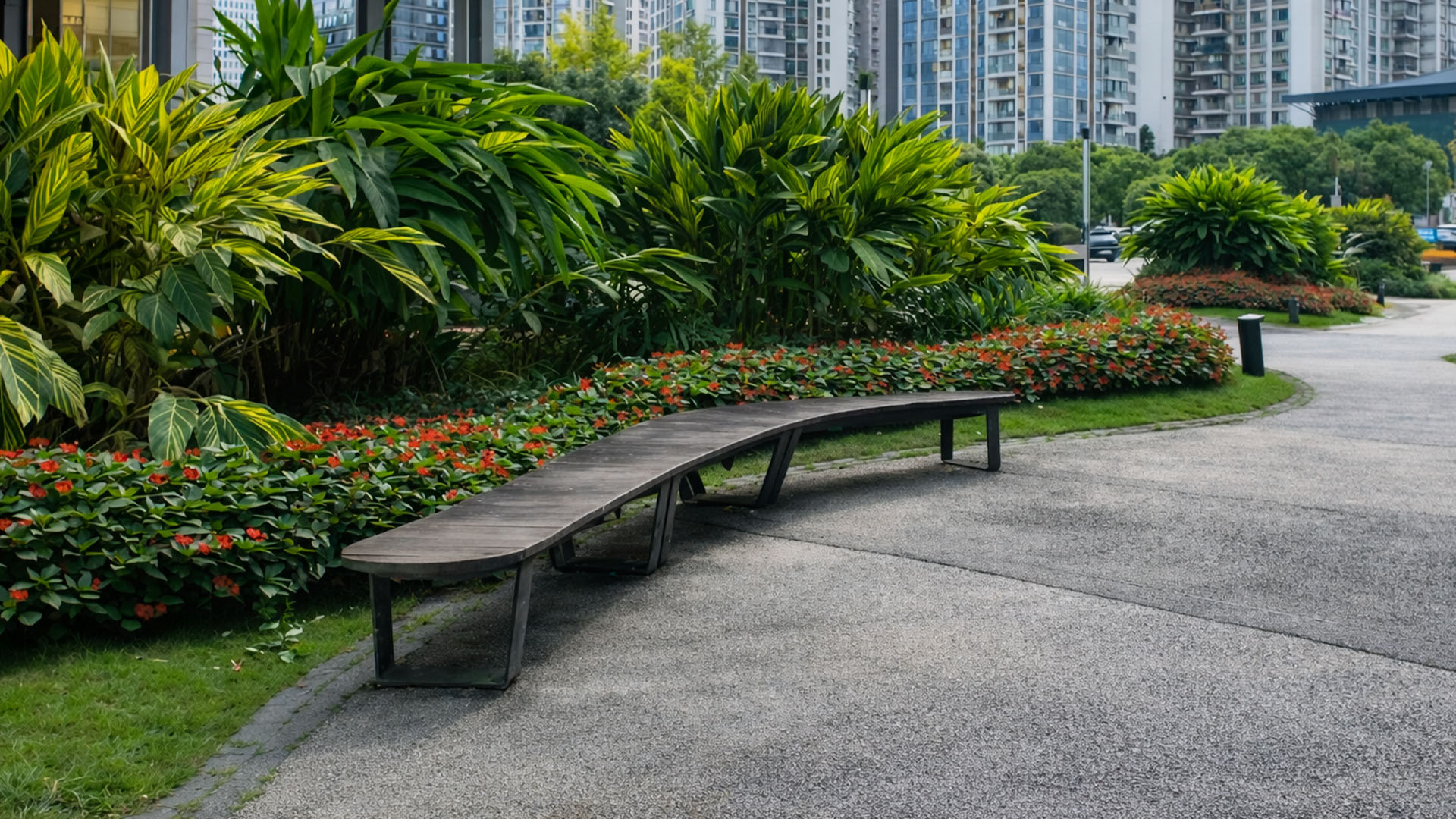Un banc courbé rend la promenade au parc plus agréable en Chine