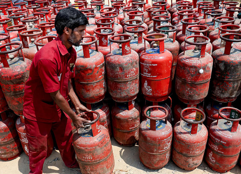 Karnataka ups domestic, auto, commercial LPG supply