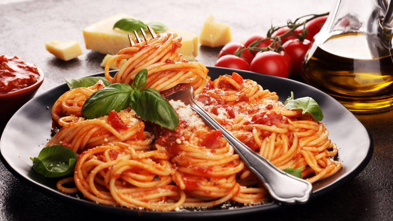 No es ponerle sal al agua: el secreto para que la pasta salga a la ...