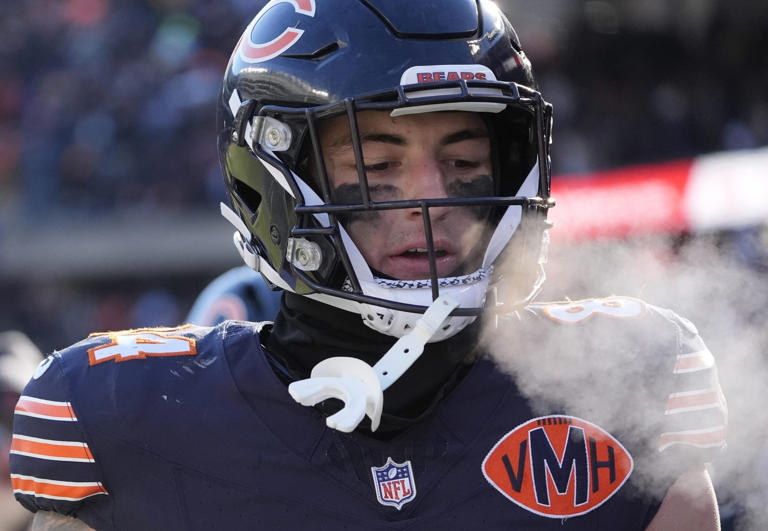 Caleb Williams, Colston Loveland exchange words on social media