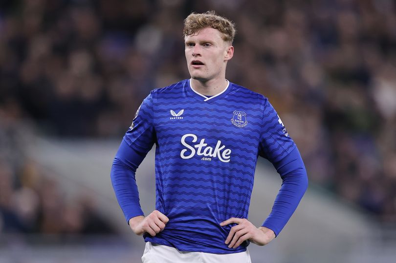 Everton rocked by huge double blow for Arsenal clash as bombshell line ...