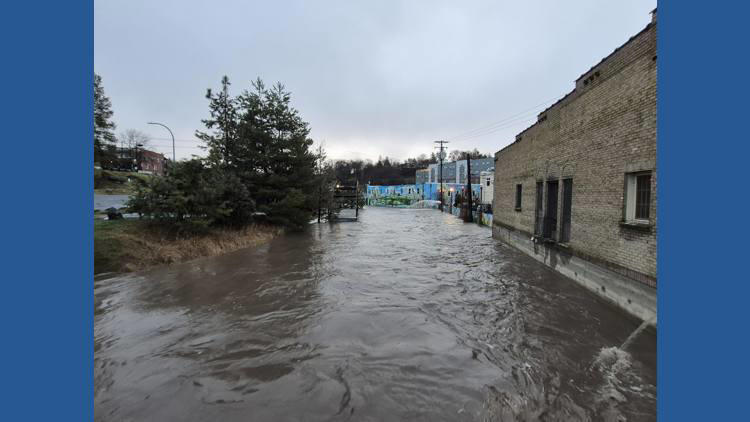 Moderate flooding in Pullman