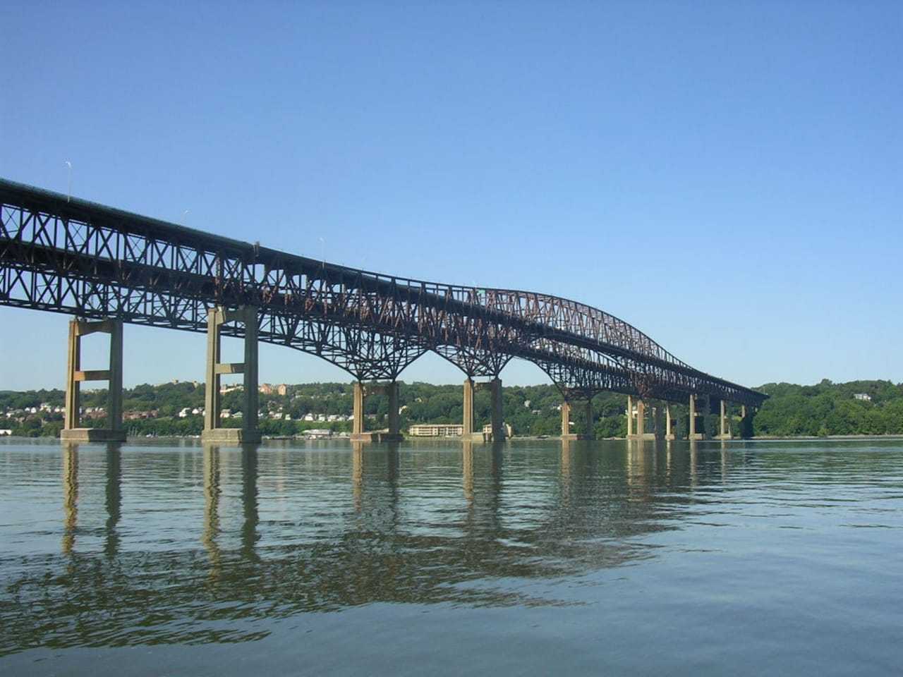 Possible jumper down on Newburgh-Beacon Bridge (DEVELOPING)