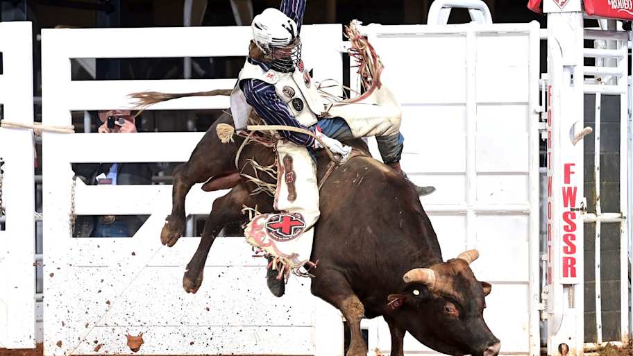 Rookie bull rider Hayden Walsh slides into the top 10 after breakout ...