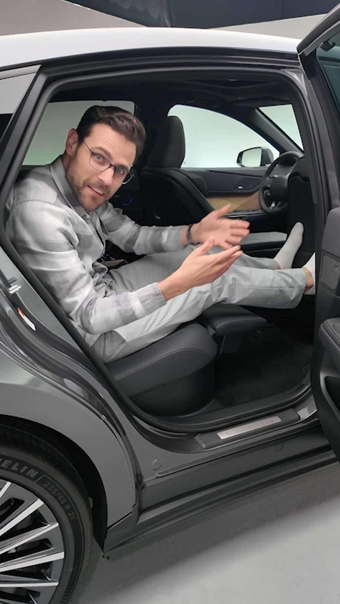 How Comfortable Are The Rear Seats Of The Lexus Es