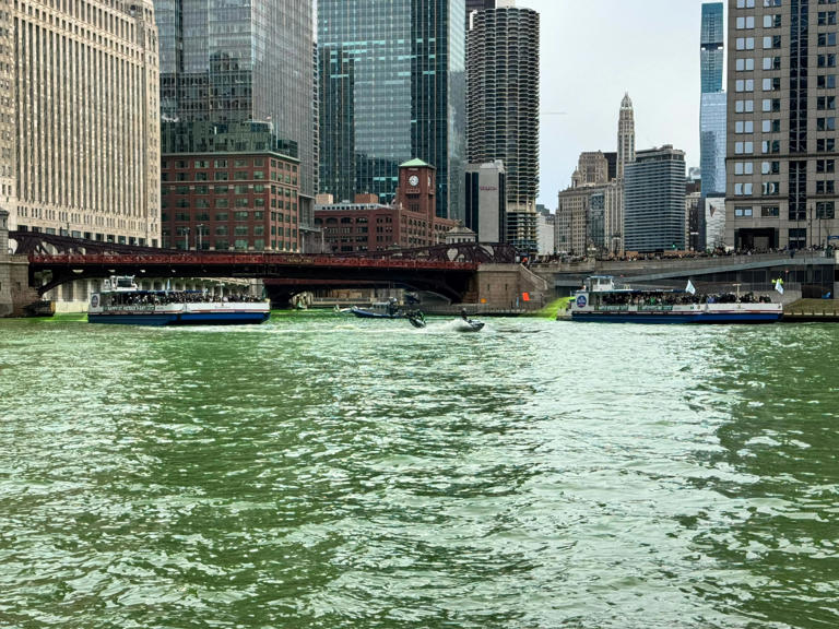 Chicago River goes green today for annual St. Pat's tradition