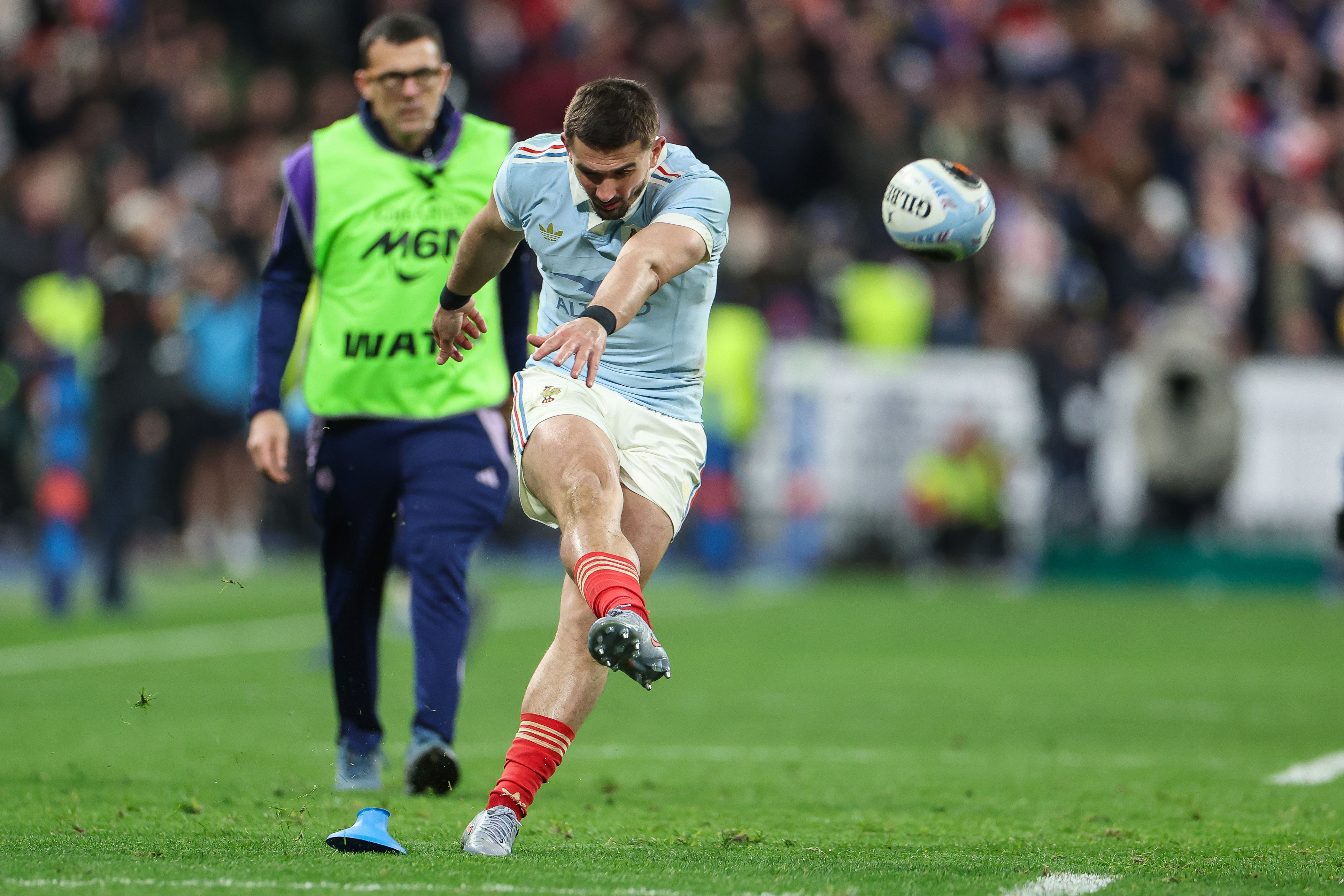 France live on the very edge as Thomas Ramos' last-gasp kick wins Six ...