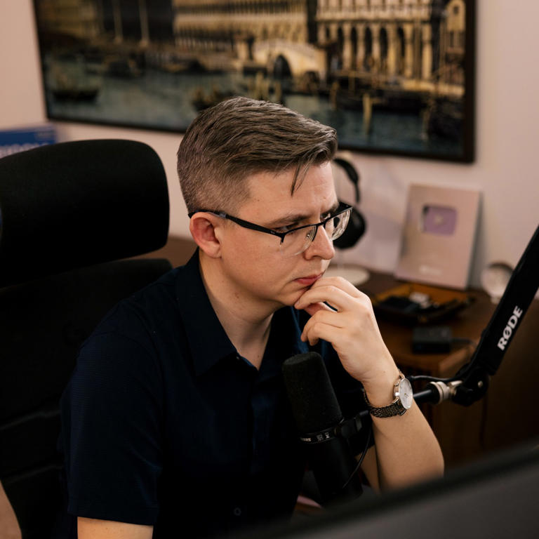 He earns $1,000 a job—and he’s a car dealer’s worst nightmare