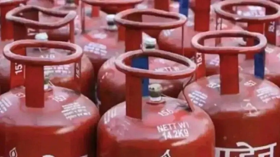 PNG vs LPG in India: Why piped gas is replacing cylinders in many homes