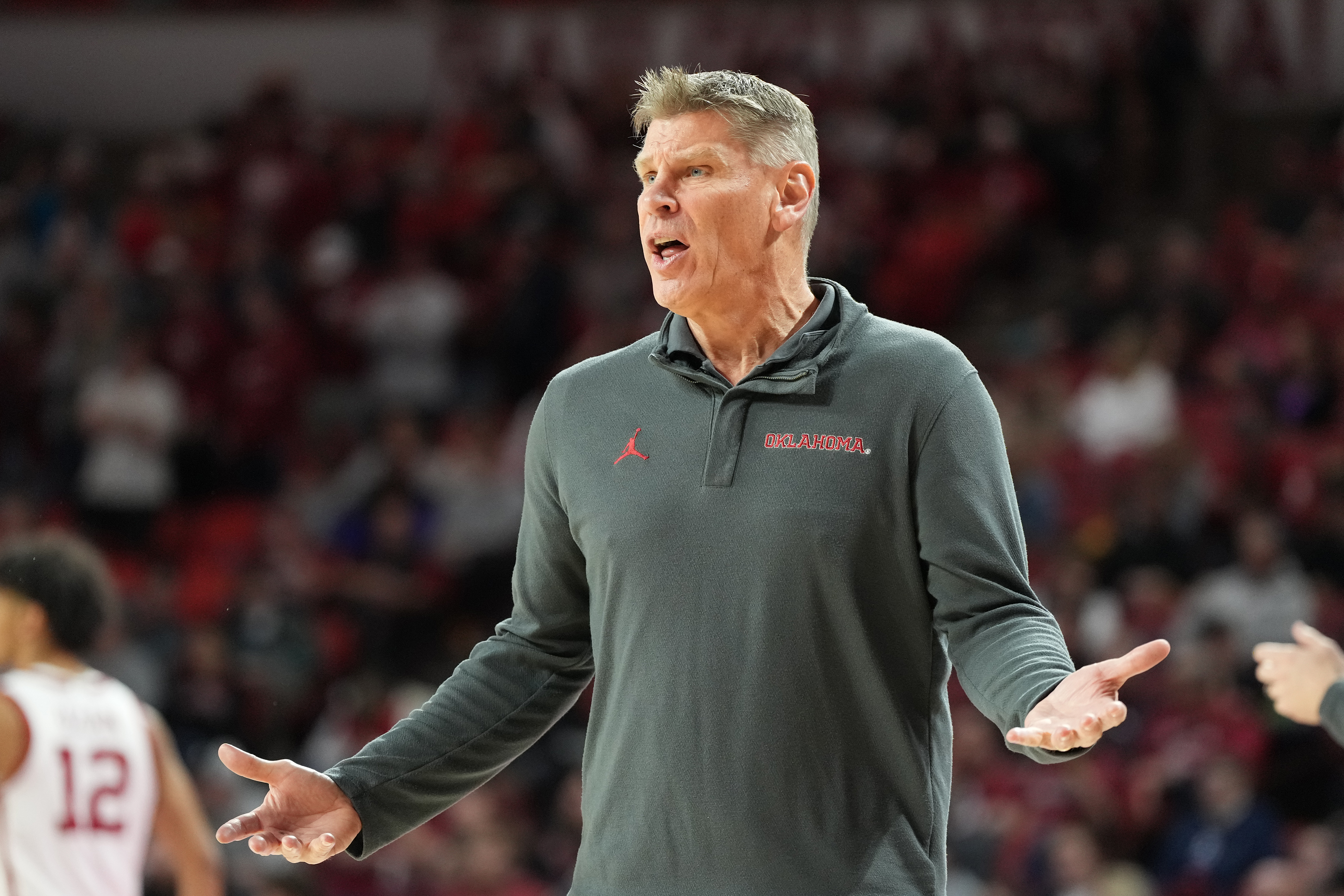 Oklahoma decides on Porter Moser’s future after Arkansas loss