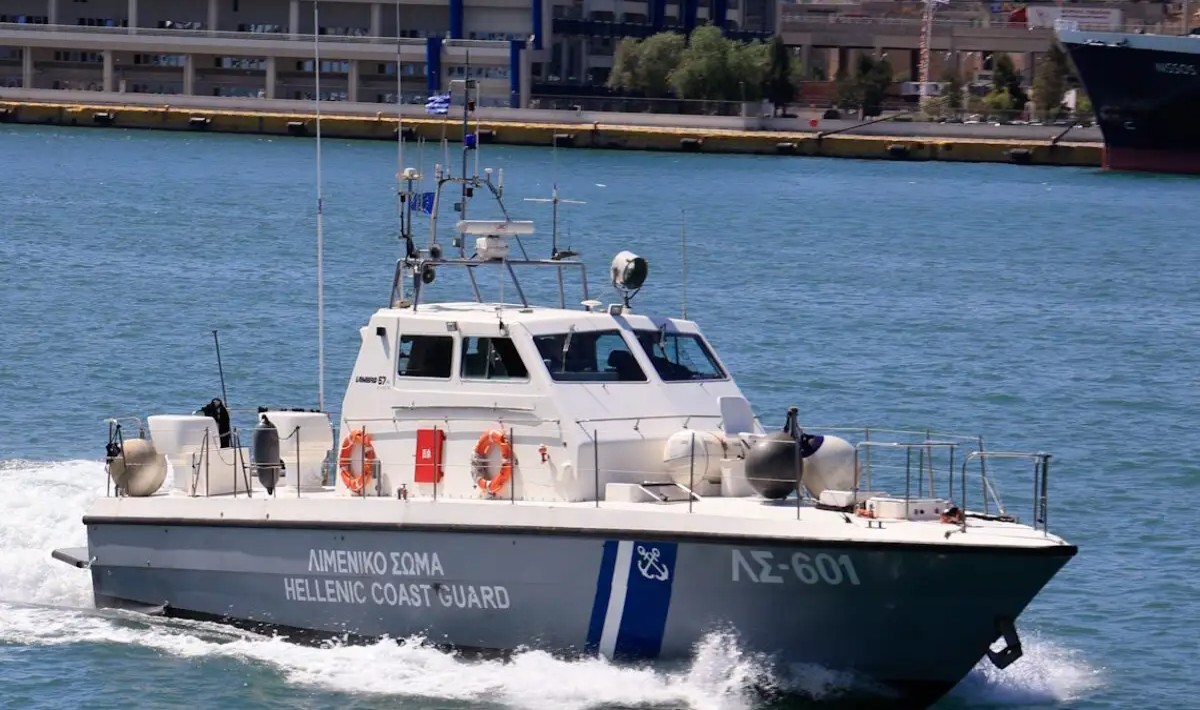 Καταδίωξη ταχύπλοου σκάφους στη Σάμο – Περισυνελέγησαν 14 άτομα και ...