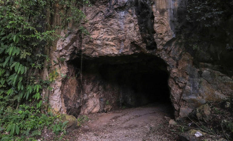 This cave is unlike any other, it’s a 426-mile network spanning two ...