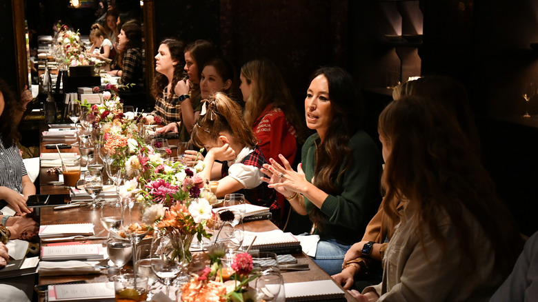 Joanna Gaines' tried-and-true hosting tip instantly brings any dinner ...