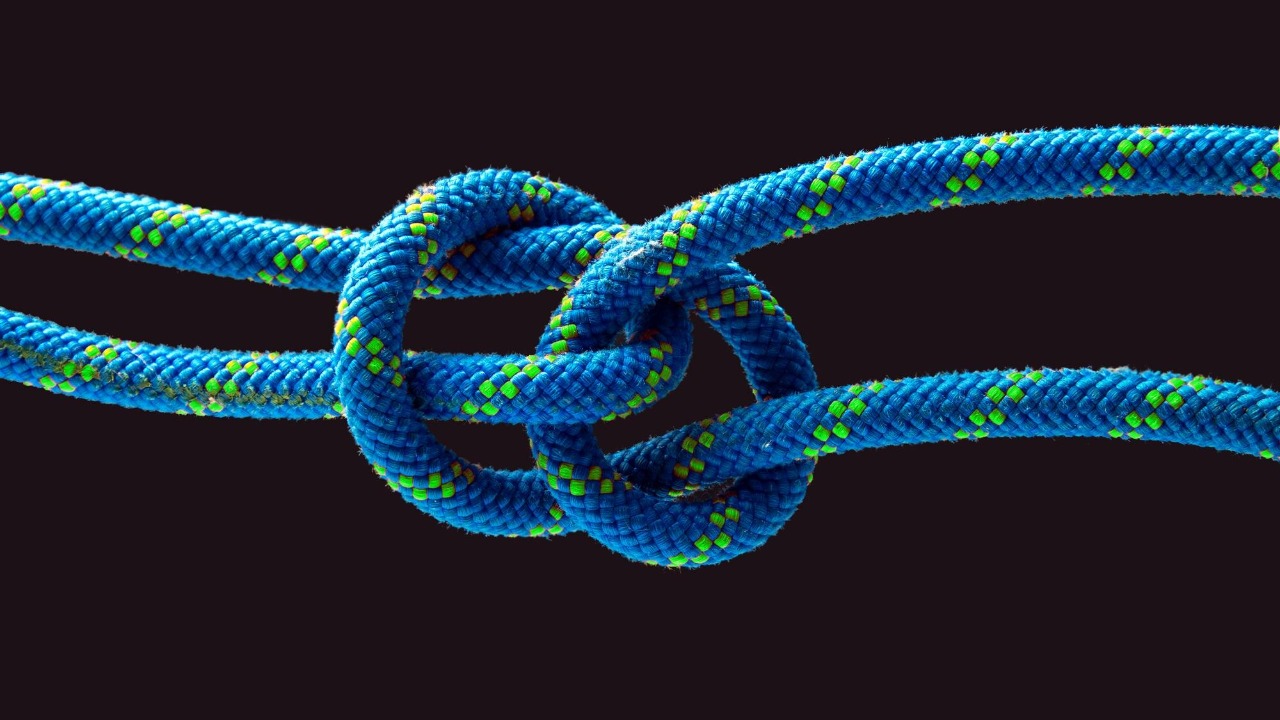 Why knots come undone in 4D, but 2D surfaces can still be knotted