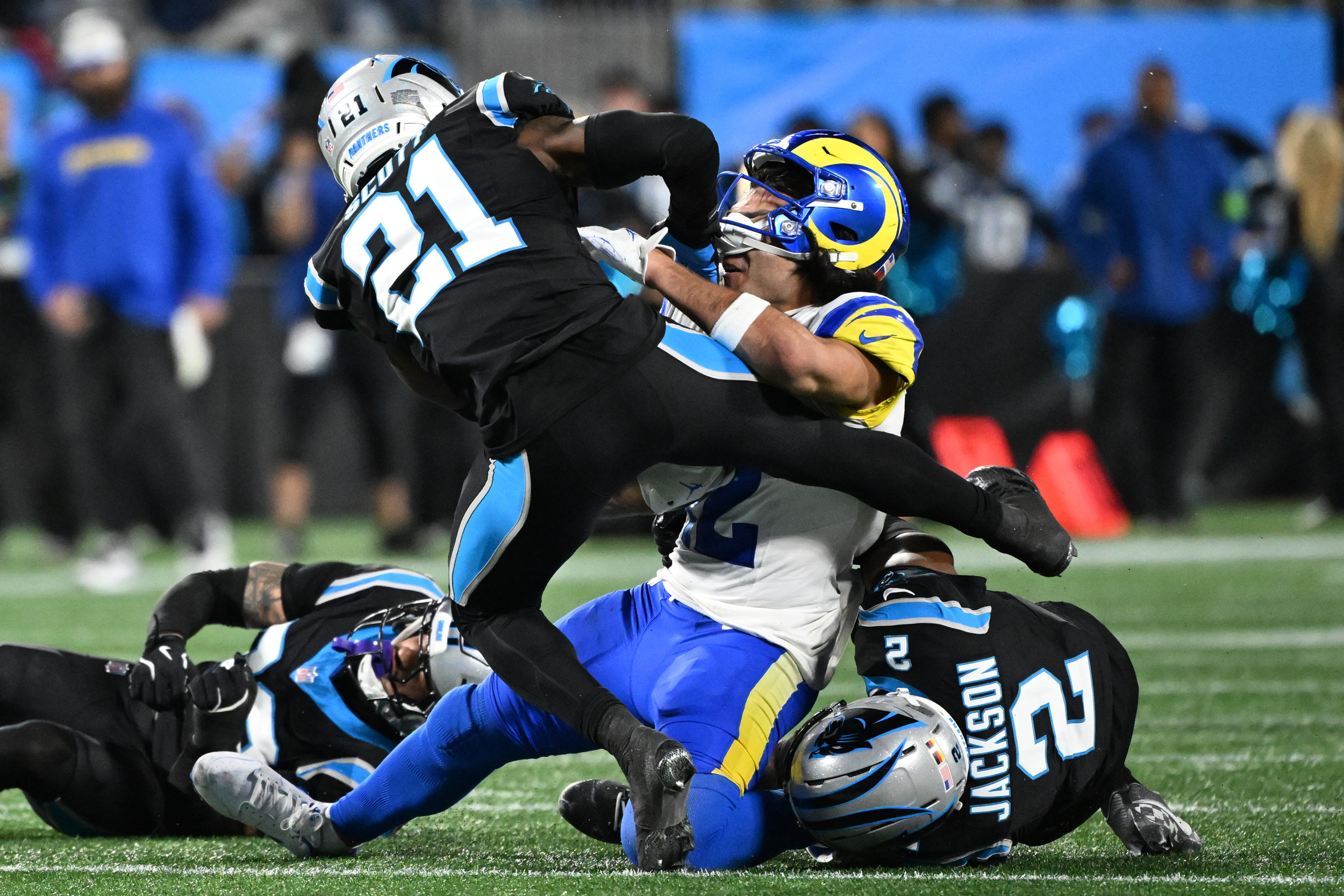 Panthers, S Nick Scott agree to deal