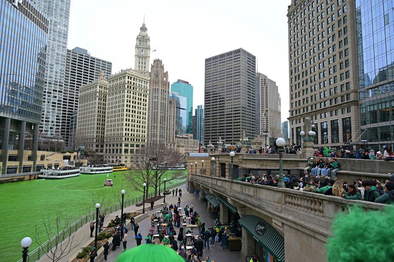 Chicago River turns green in 12 stunning images that capture St Patrick ...