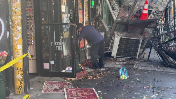 Video shows taxi driver strike 2 pedestrians, crash into Lower East ...