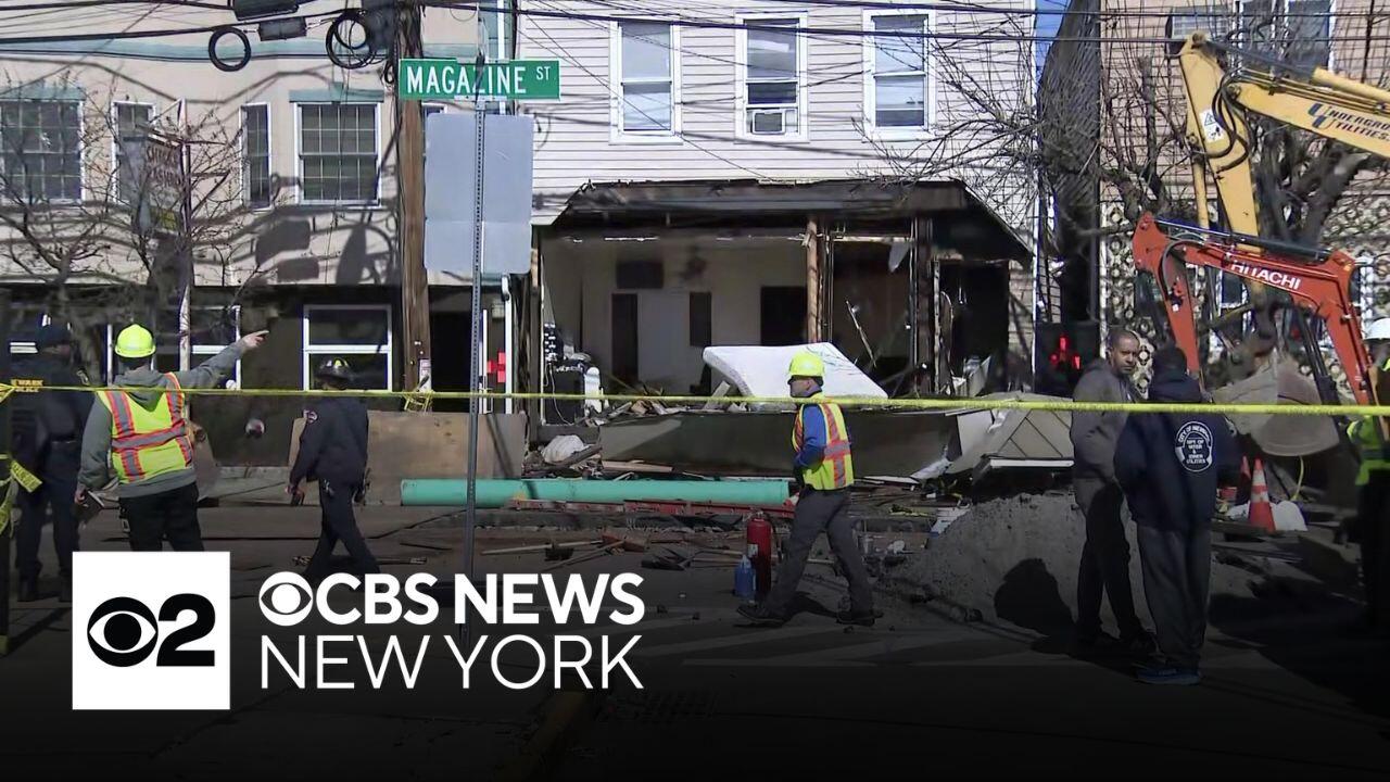 4 hurt, including 2 teens, in house explosion in Newark, NJ