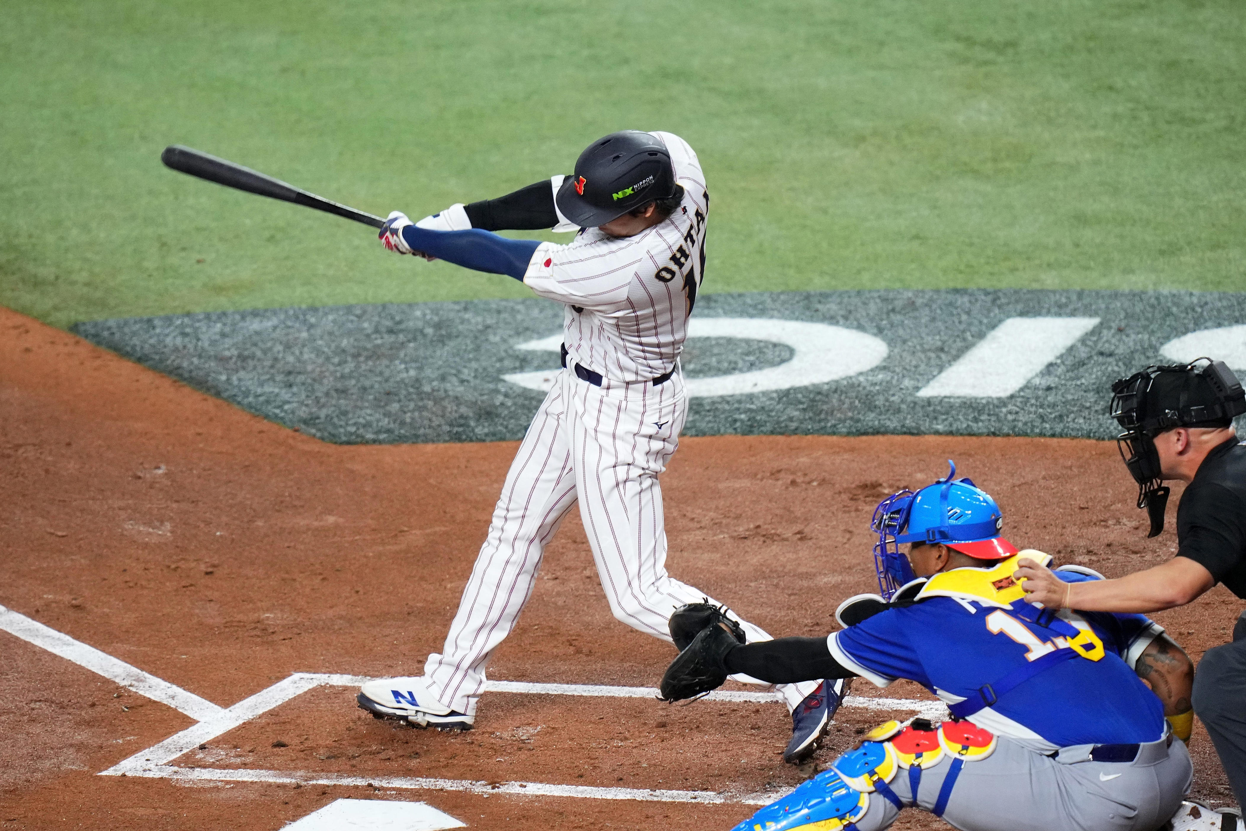 See Shohei Ohtani's sick World Baseball Classic bat flip after homer