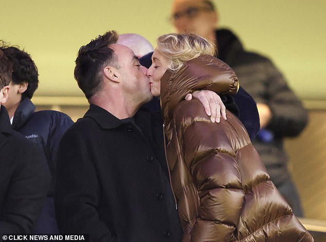 Ant McPartlin shares a kiss with wife Anne-Marie as he celebrates his ...