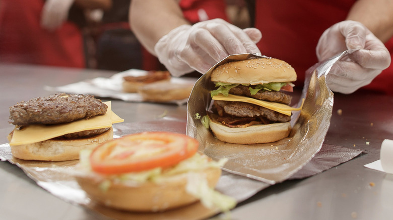 Five Guys vs In-N-Out: Which chain uses higher-quality beef?