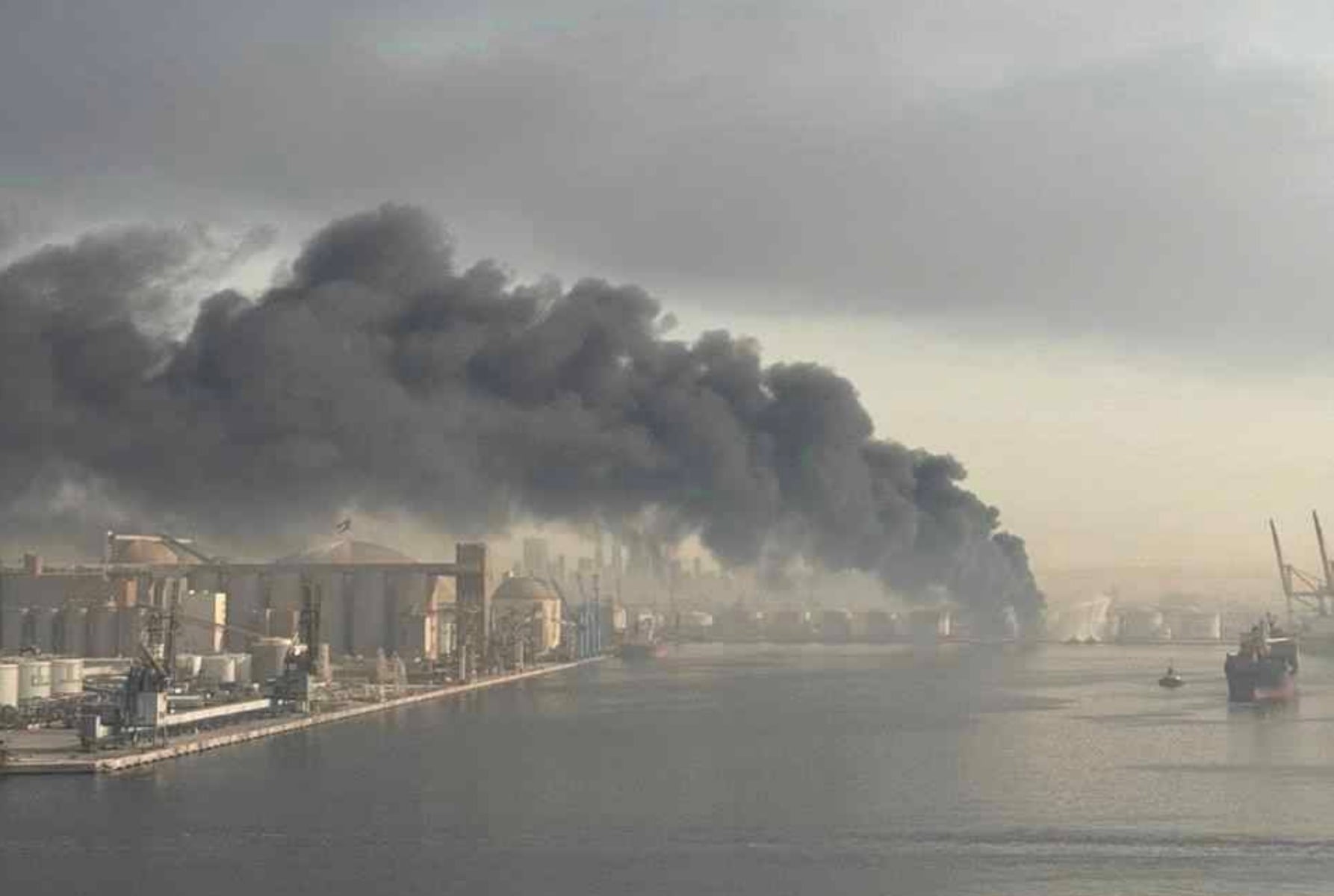 War benefits Saudi Arabia, Oman; UAE plunges