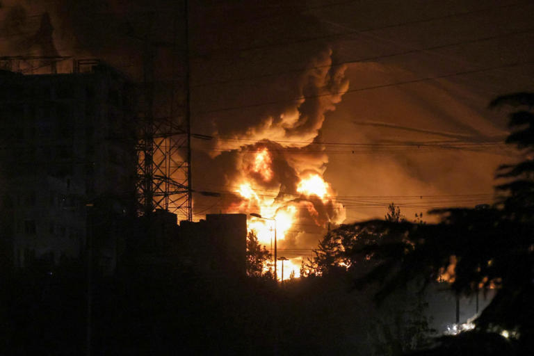 Trump is in a ‘vulnerable position’ in Iran, former White House aide warns