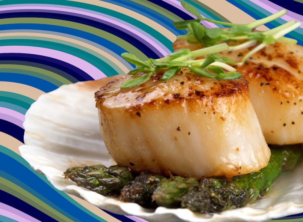 4 chain restaurants with the best seared scallops, according to chefs