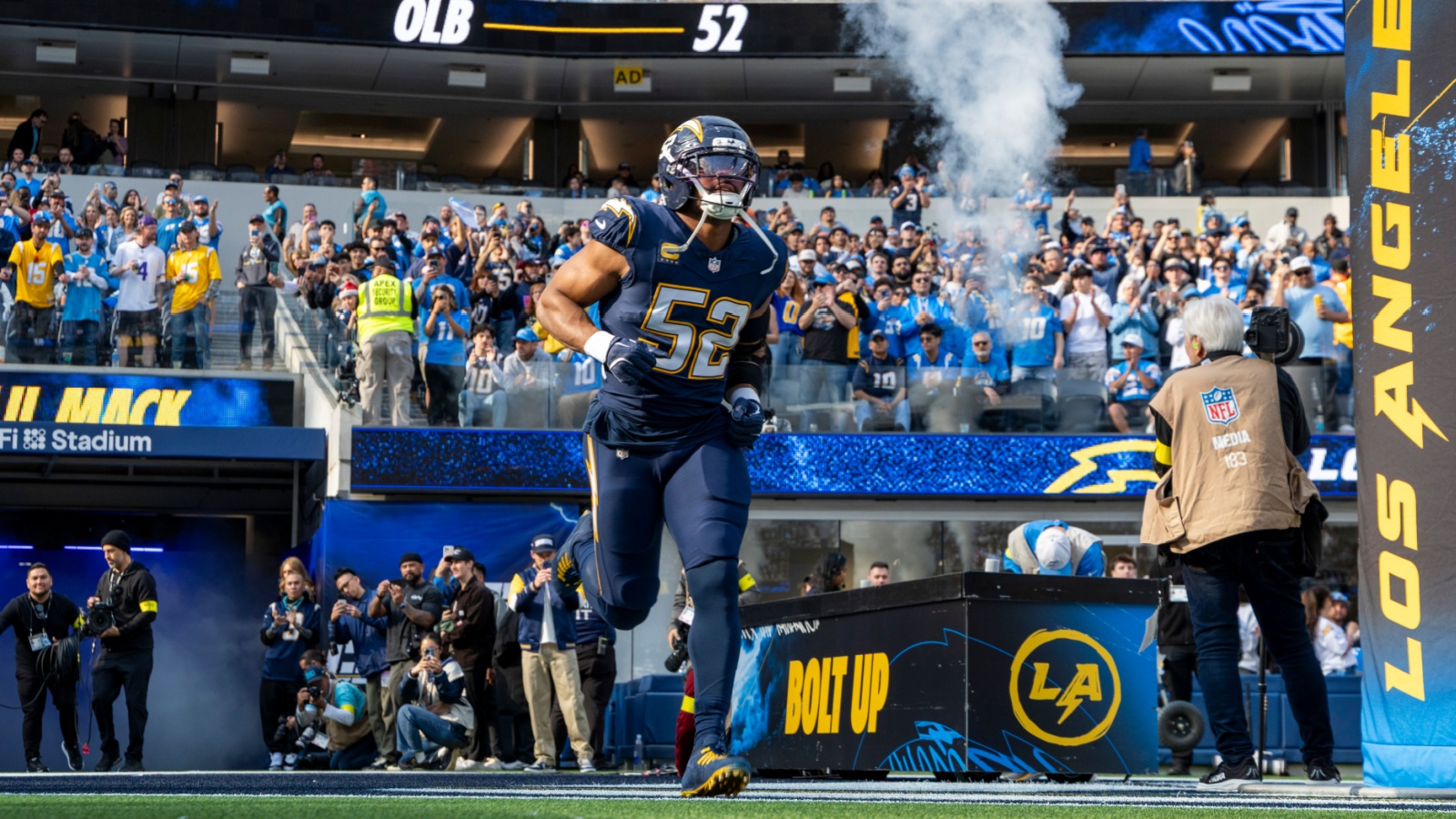 Khalil Mack returns to Chargers for 2026 after weighing retirement