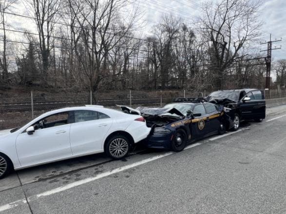 Trooper hit during traffic stop on I-95 in chain reaction crash: NYSP