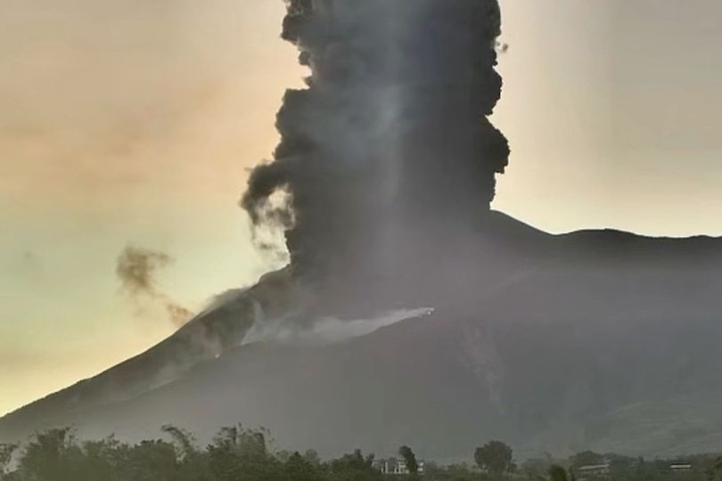 Philippines Kanlaon volcano erupts as pictures show huge ash plume with ...