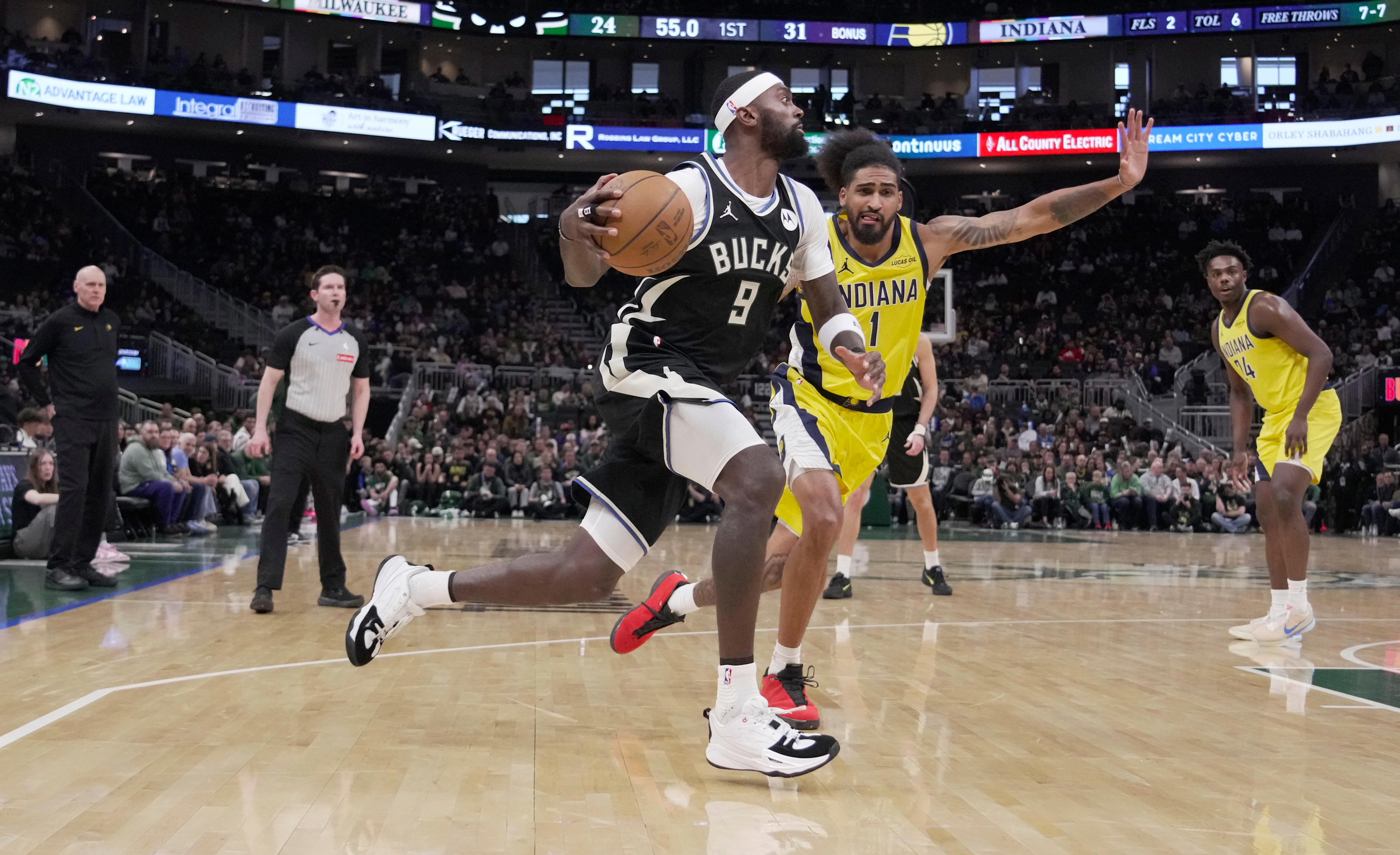 Bobby Portis helps Bucks top Pacers to snap four-game losing streak