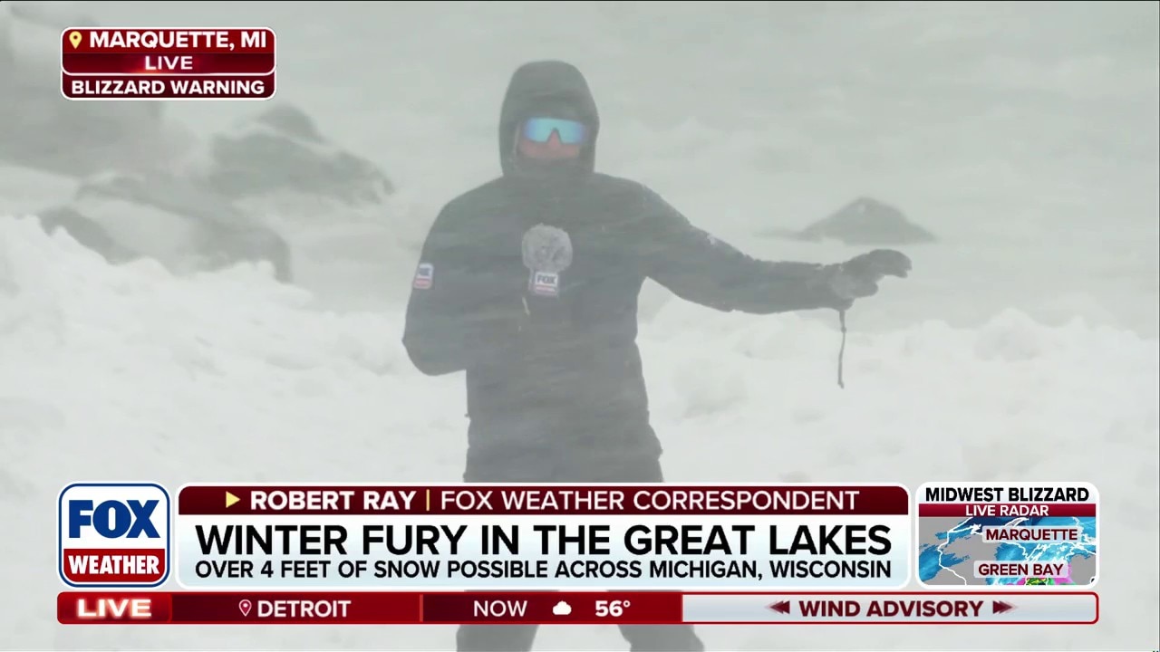 Monstrous blizzard bomb cyclone slams the Great Lakes with heavy snow ...