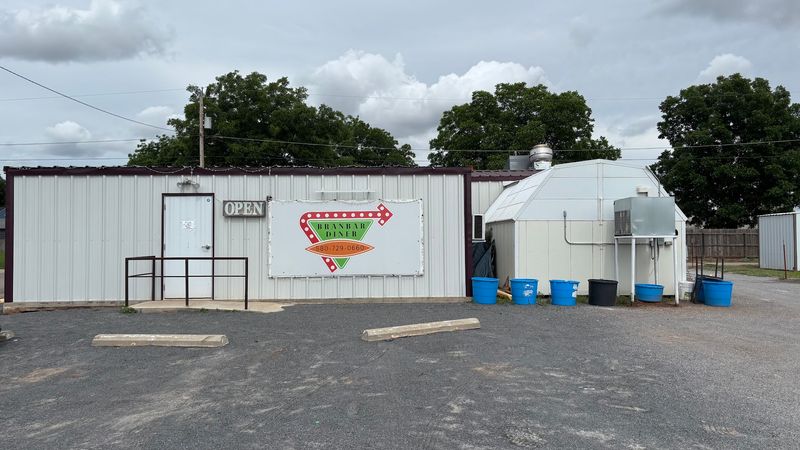 This old-school Oklahoma diner is serving chicken fried steak locals ...