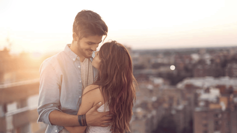 8 flirting moves that secretly make any woman way more attractive ...