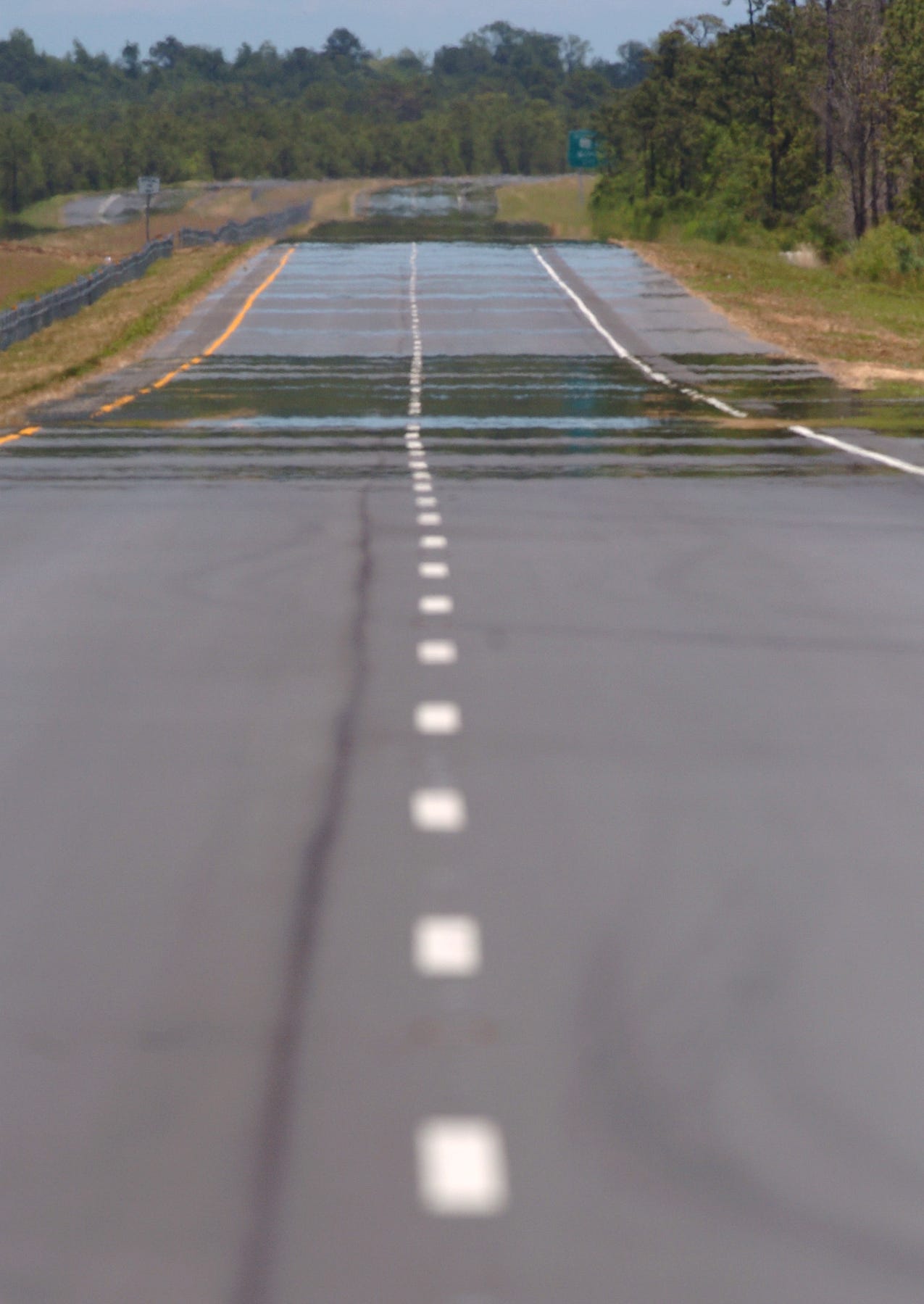 Is it legal to pass on the right in Florida? When you can