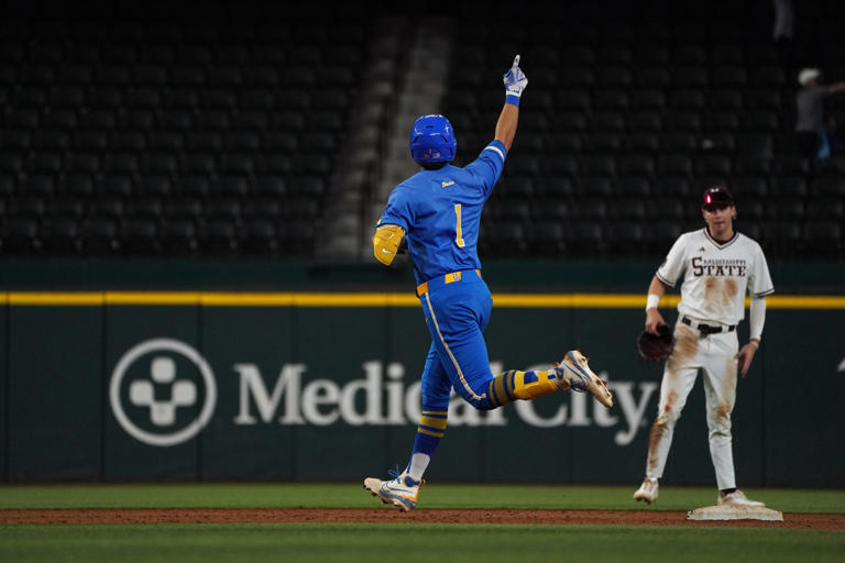 UCLA baseball extends the program-record winning streak to 24 games