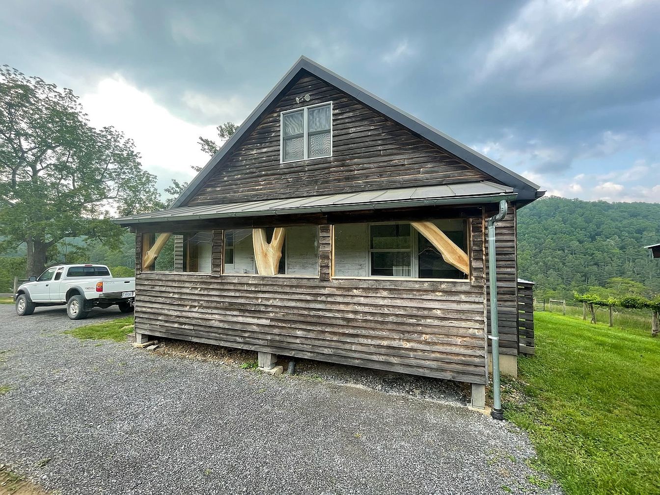 1994 Appalachian retreat in McDowell, Virginia, with Bullpasture River ...