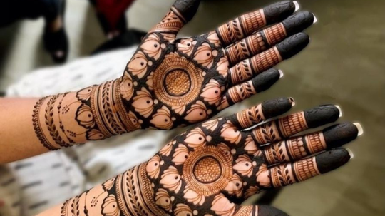 7 best negative space mehendi designs to try this Ramadan 2026
