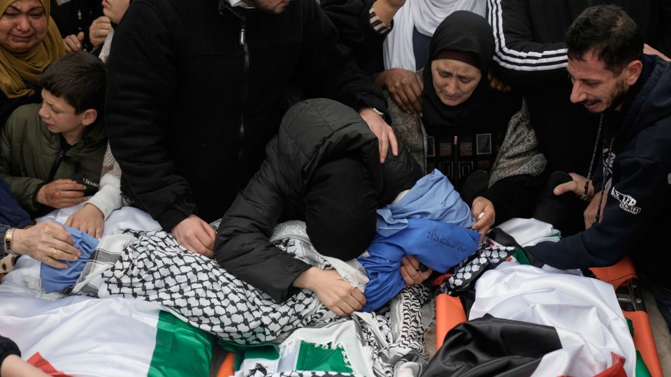 Israeli forces shoot and kill 4 members of Palestinian family ...