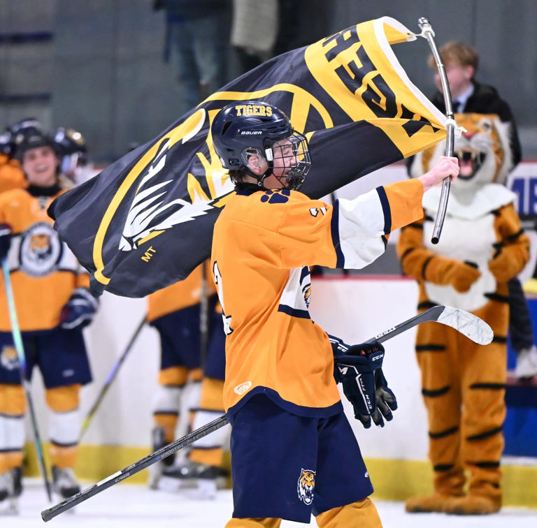 Live updates from Littleton/Bromfield, St. Bernard's boys hockey MIAA final