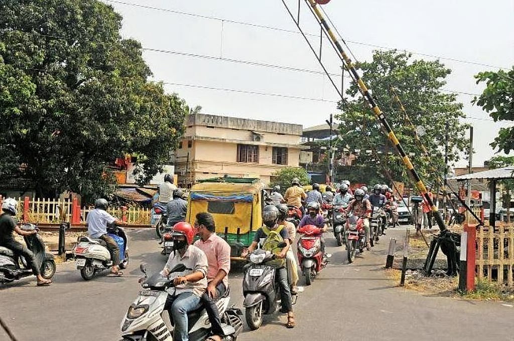 Wait time at railway gate: Activist petitions PM, demands ROB at ...