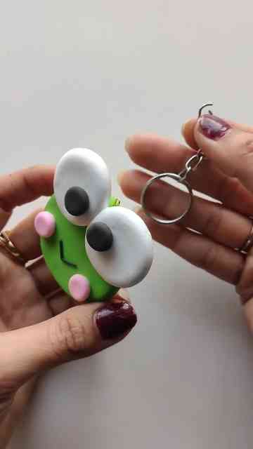 DIY easy and cute keychain tutorial perfect gift idea